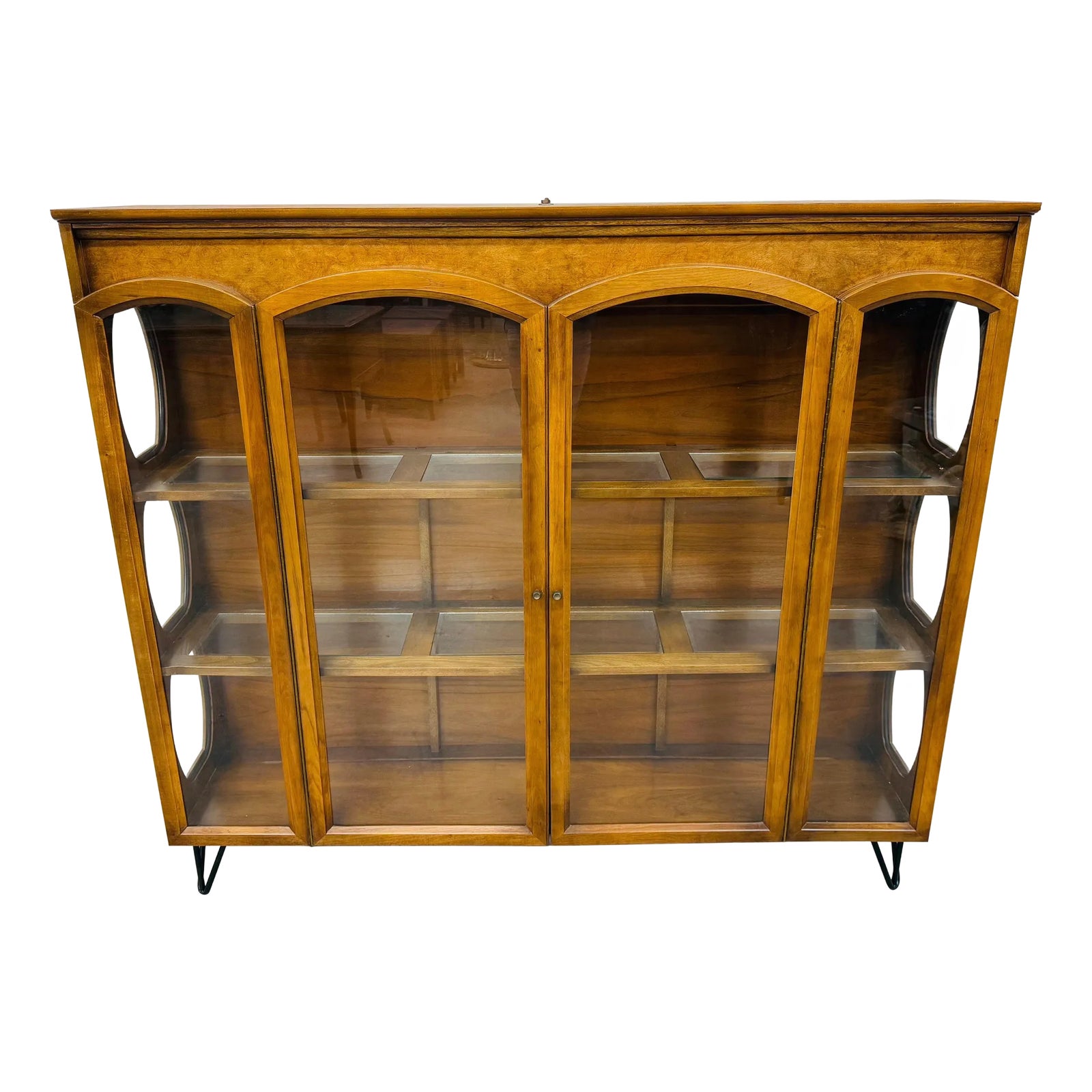 Mid-Century Modern Young Manufacturing Walnut Display Case | Chairish