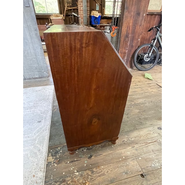 Early 19th Century American Slant-Lid Desk | Chairish
