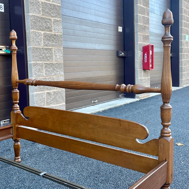 1960s Ethan Allen by Baumritter Heirloom Nutmeg Maple Full Size Acorn ...