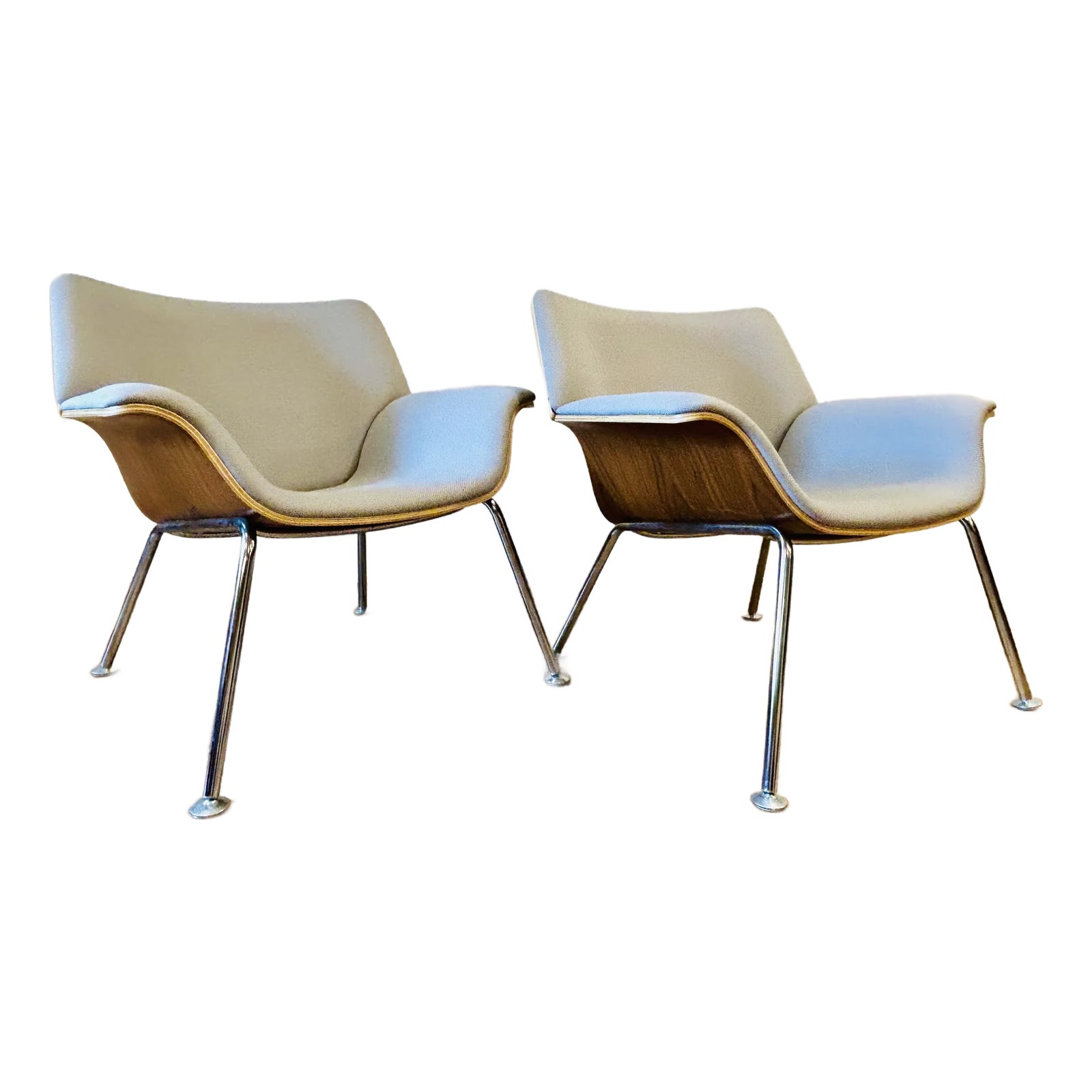 Herman Miller Swoop Lounge Club Chairs in Light Gray and Walnut ...