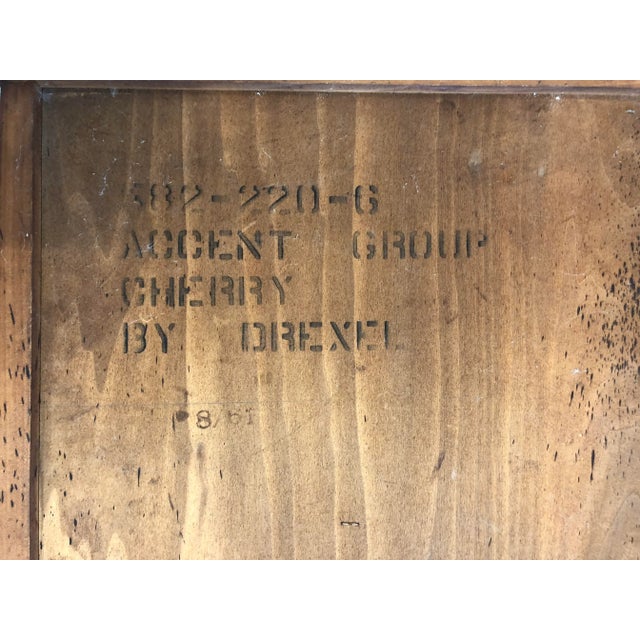 1940s Pair of Vintage Mid-Century Walnut / Glass Drexel "Et Cetera ...