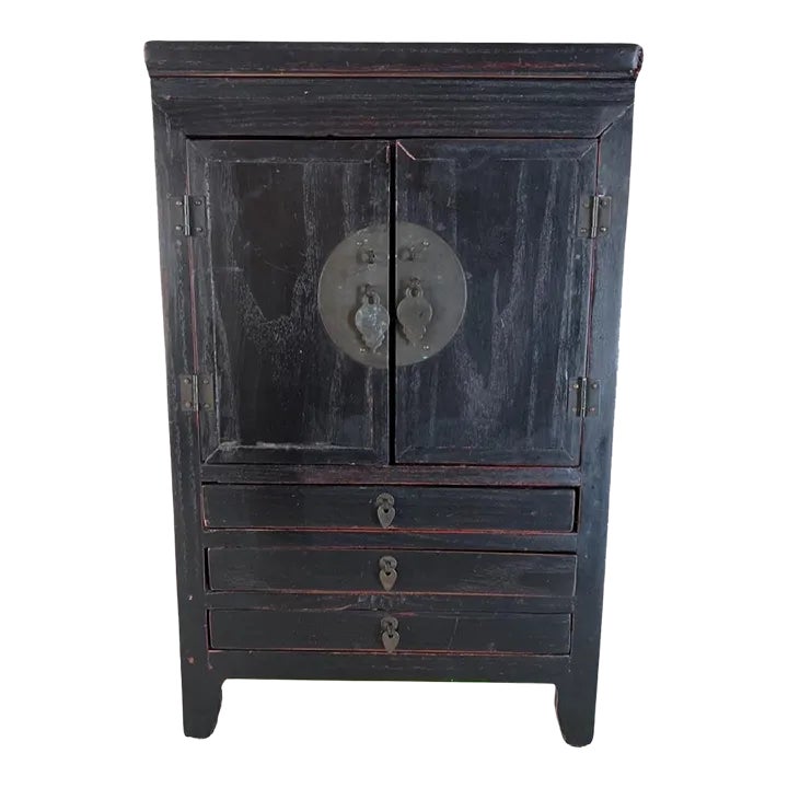 Vintage Asian Japanese Table Top Curio Box in Black Lacquer | Chairish
