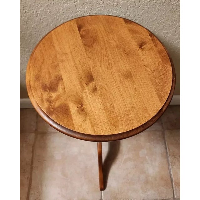 1990s Vintage Oak Pedestal Round Table | Chairish