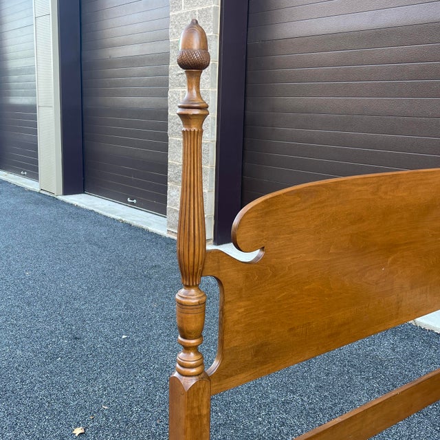 1960s Ethan Allen by Baumritter Heirloom Nutmeg Maple Full Size Acorn ...