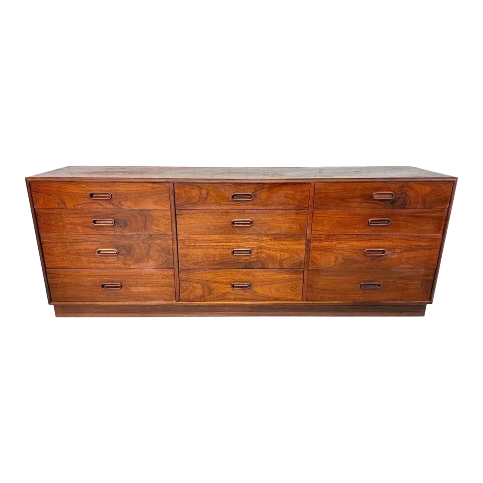 Mid-Century Modern Jack Cartwright Rosewood 12-Drawer Dresser | Chairish