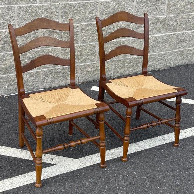 Thomasville Bay Colony Traditional Cherry Ladder Back Rush Dining ...