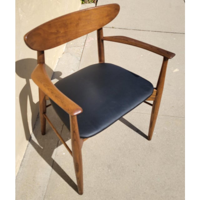 1960s Stanley Distinctive Mid Century Danish Accent Arm Chair | Chairish