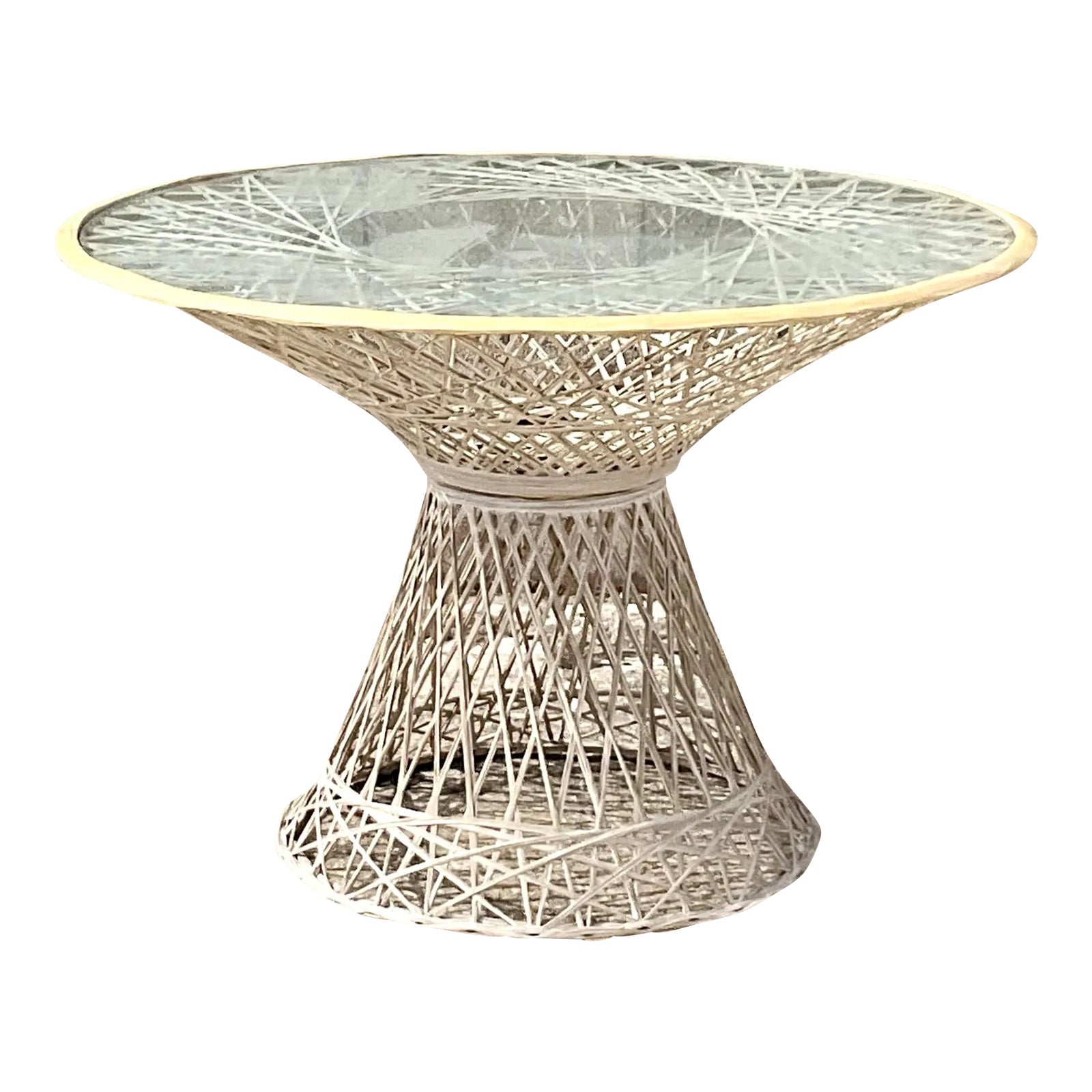 Midcentury Russell Woodard Spun Fiberglass Round Dining Table | Chairish