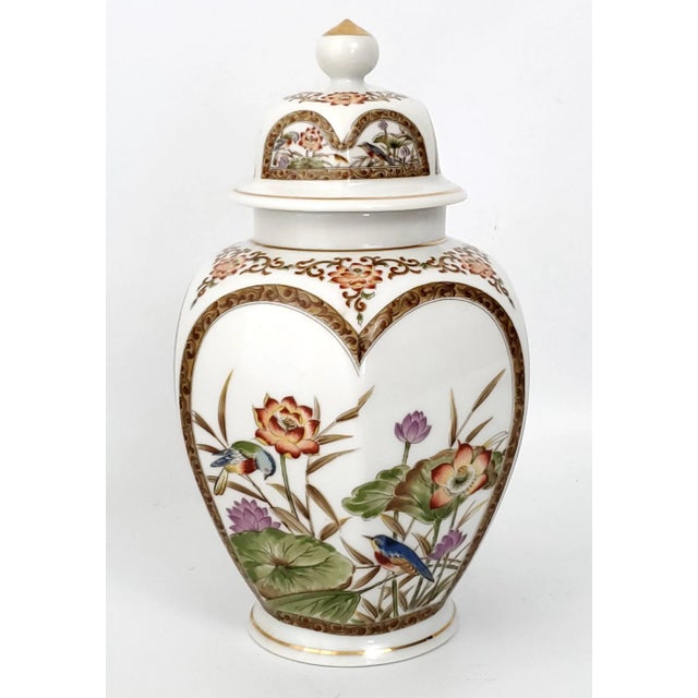 Small Vintage Japanese Porcelain Ginger Jar With a Pair of Birds and ...