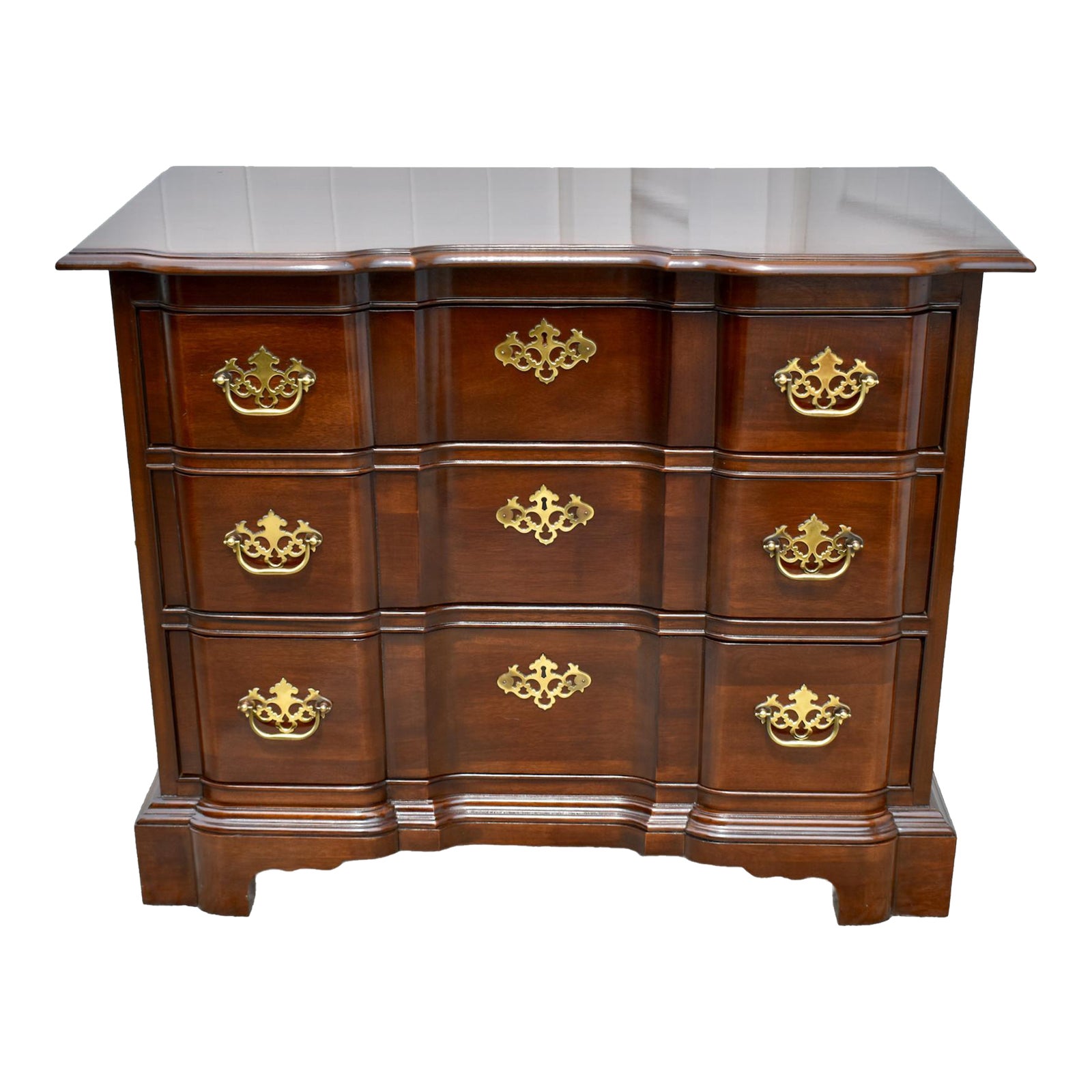 Vintage Drexel Traditional Style Mahogany Block Front Bachelor's Chest ...