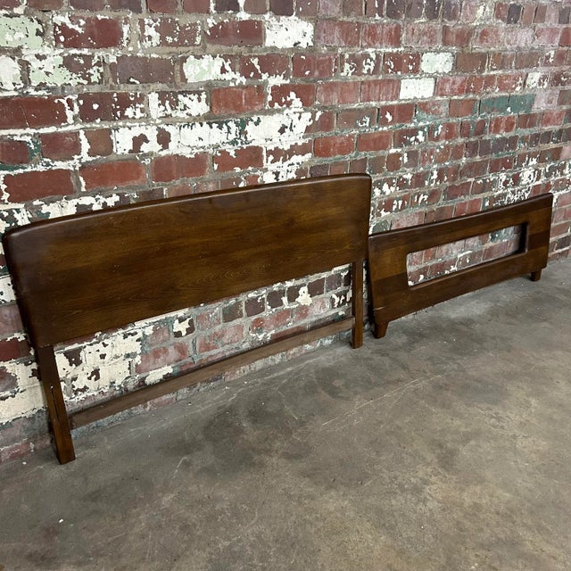 Heywood Wakefield Full Size Head Board and Footboard Set Dog Bone ...