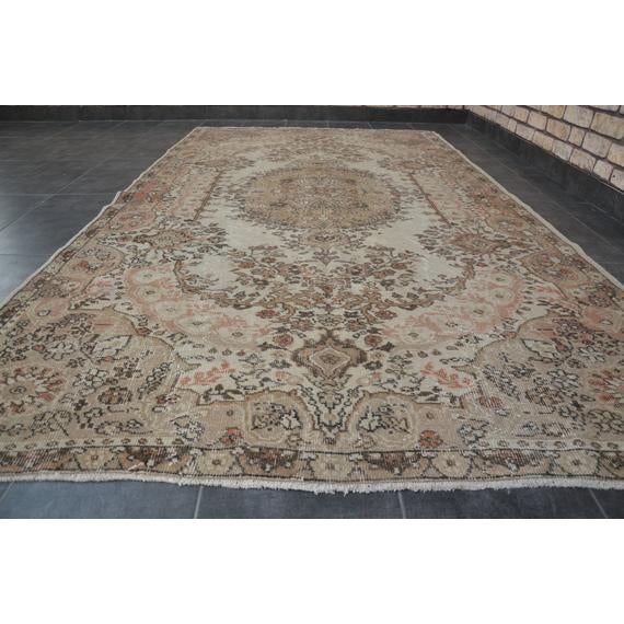 1960s Vintage Turkish Rug - 5′5″ × 9′6″ | Chairish