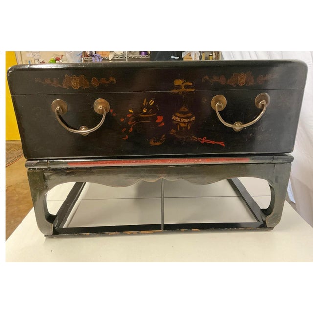 Early 20th Century Chinoiserie Chinese Black Lacquer Trunk Coffee Table ...