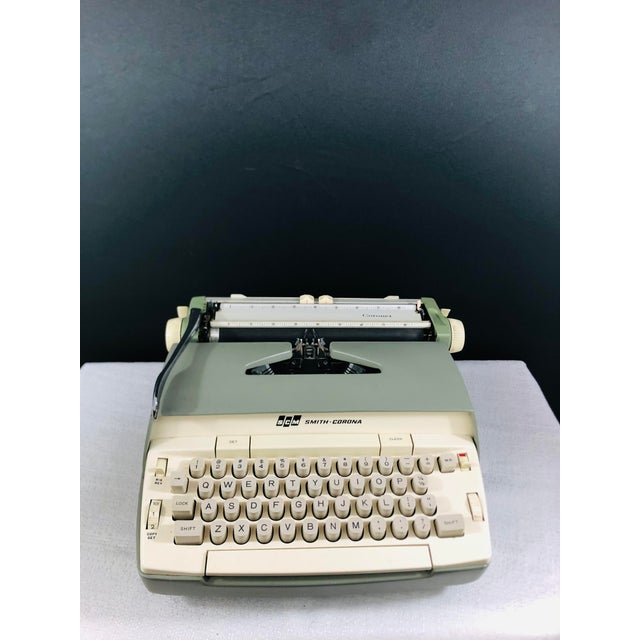 Vintage Smith Corona Electric Typewriter with Ribbons - munimoro.gob.pe