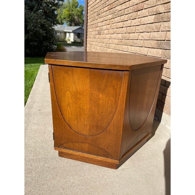 Mid 20th Century Vintage Mid Century Modern Broyhill Brasilia Hexagon ...