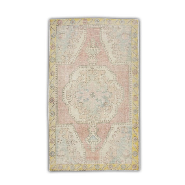 1960s Vintage Pink Rug | Chairish