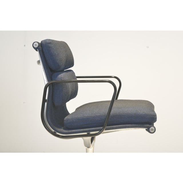 EA 208 Softpad Aluchair by Charles and Ray Eames for Herman Miller ...