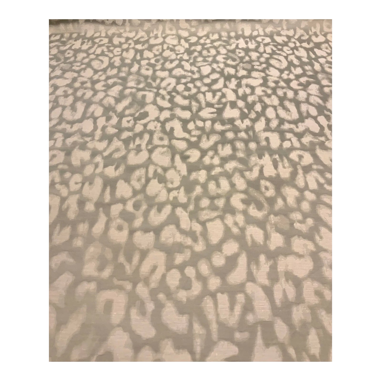 Kravet: Bhiki Due - Alloy 34579-11 Gray and Platinum Animal Print ...