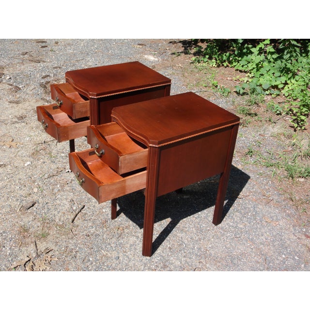 Vintage Pair Georgian Style Mahogany Serpentine Nightstand End Table ...