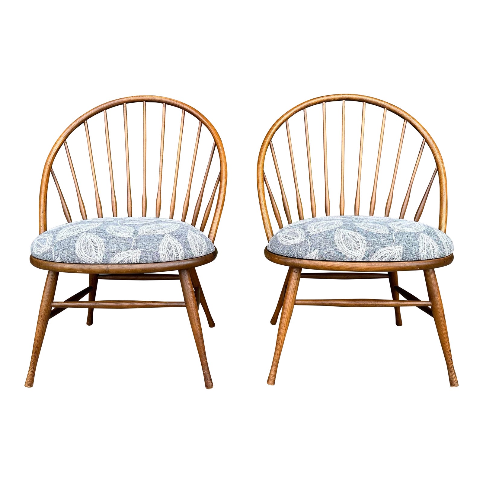 Pair of Heywood Wakefield Shaker Hans Wegner Style Spindle Back Chairs ...