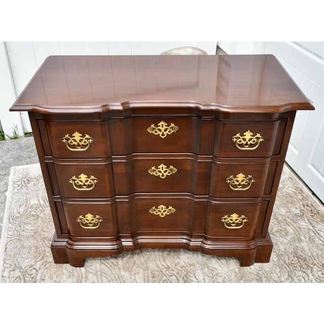 Vintage Drexel Traditional Style Mahogany Block Front Bachelor's Chest ...