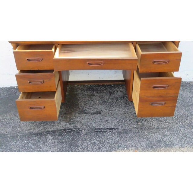 Lane Mid Century Modern Writing Computer Office Desk | Chairish