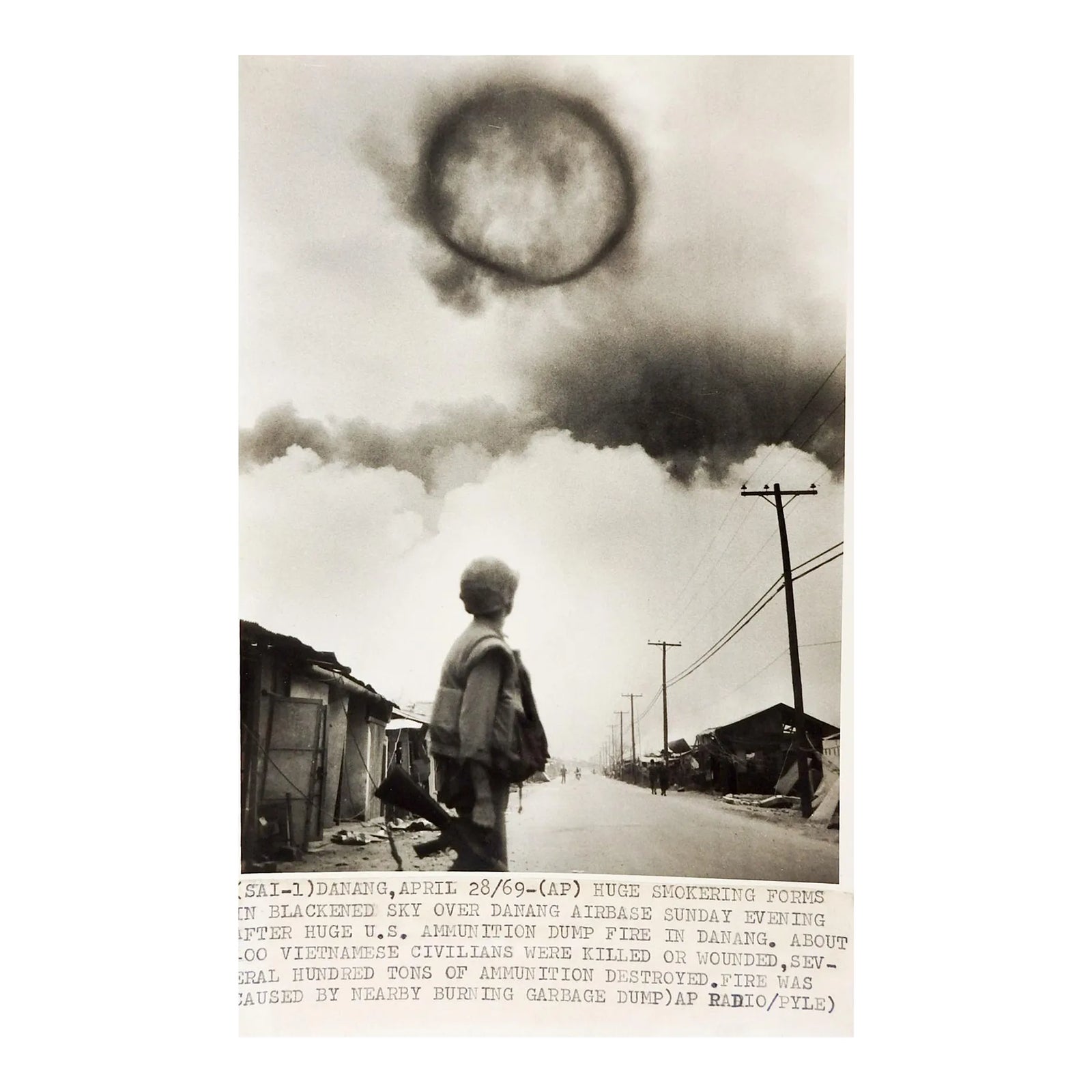 1969 Richard Pyle Ap Reporter Danang Smoke Ring Ammo Dump Fire ...