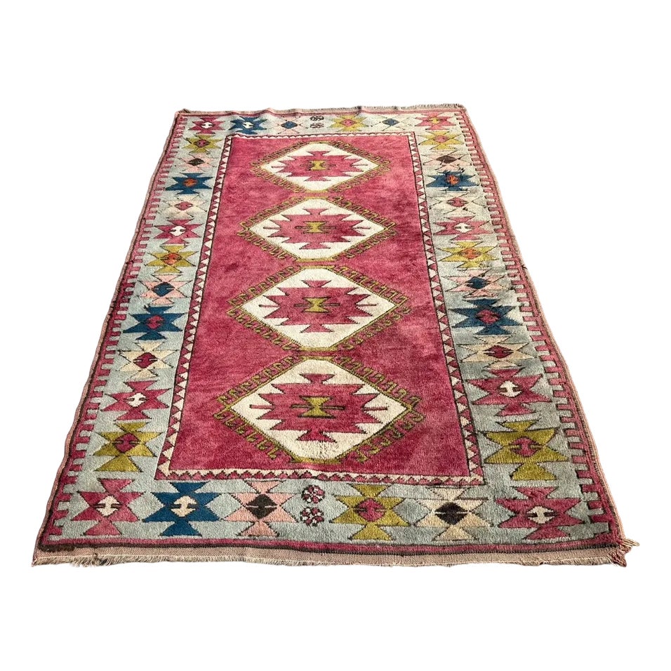 Vintage Middle Eastern Rug | Chairish