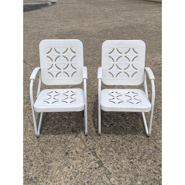 Vintage Starburst Pie Crest Metal Outdoor Patio Springer Lounge Chairs ...