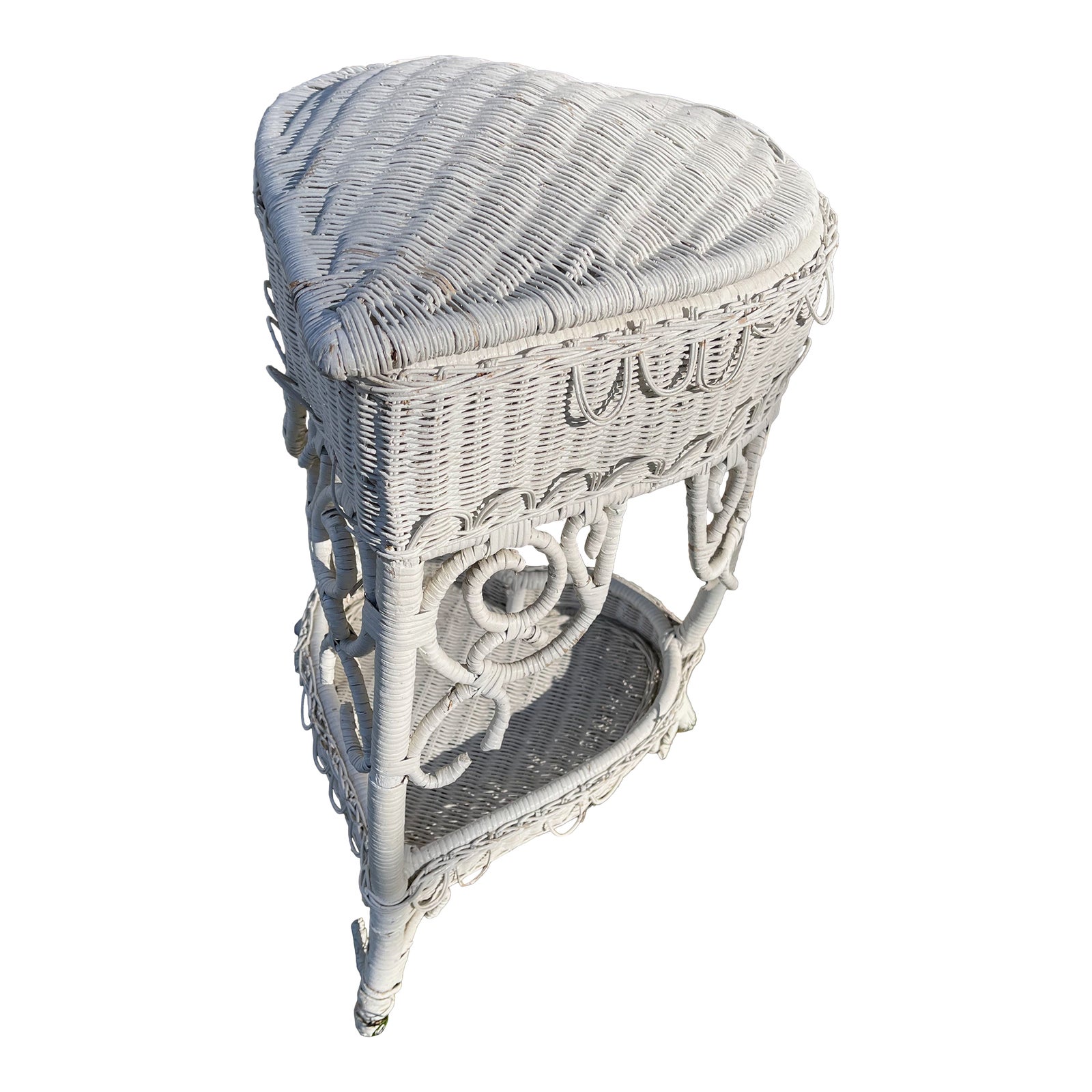 Heart Shaped Wicker Sewing Stand 1890s Heywood Wakefield Top Storage ...