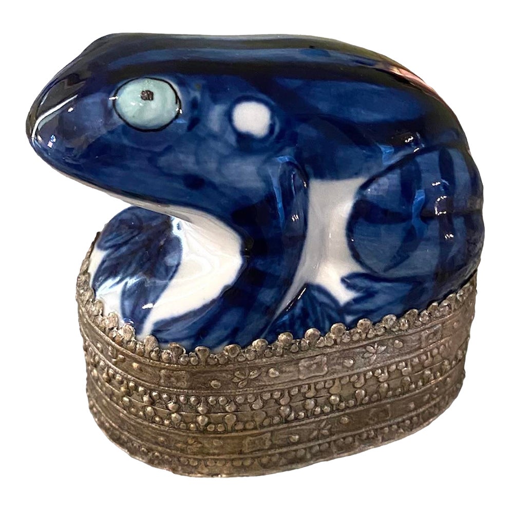 Vintage Chinese Porcelain Pottery Shard Blue & White Frog Trinket Box W ...