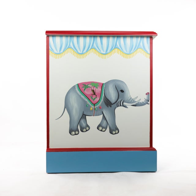 Charming Circus-Themed Wooden Toy Box With Safe, Child-Friendly Design ...