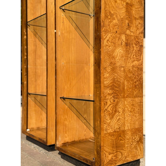 1970s Pair of Lighted Henredon Scene Two Burl Wood Arched Display ...