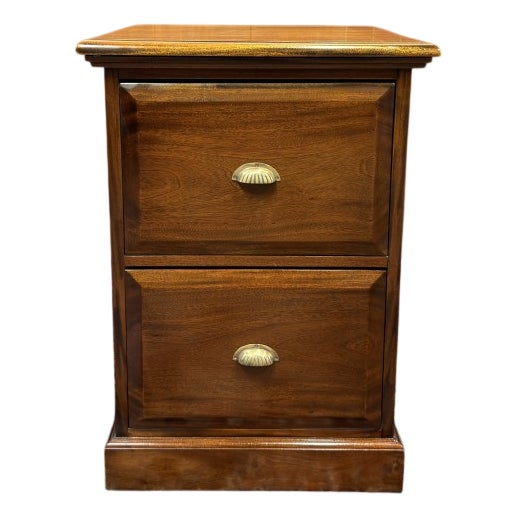 English Chest of Drawers in Mahogany | Chairish