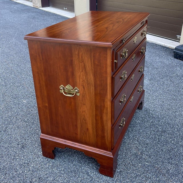 Vintage Henkel Harris Virginia Galleries 4 Drawer Bachelor's Chest or ...