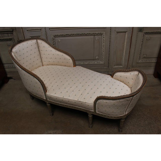 French Louis XVI Style Petit Chaise Longue with a Painted Finish | Chairish