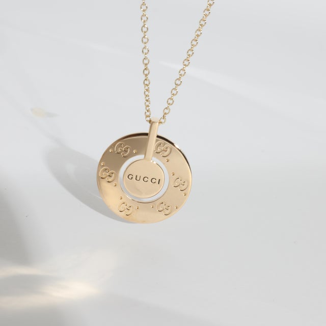 Gucci Icon Rotating Disc Circle Pendant In 18K Yellow Gold | Chairish