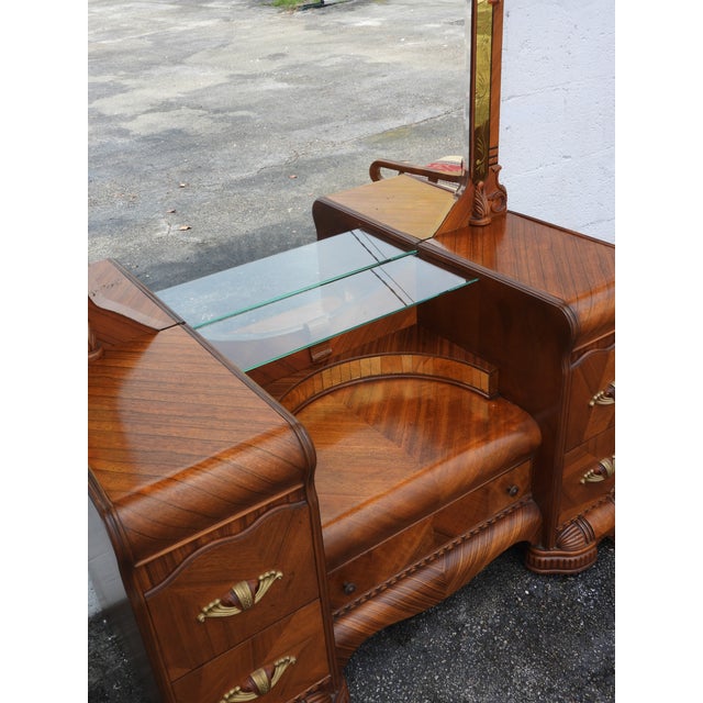 baroque makeup table