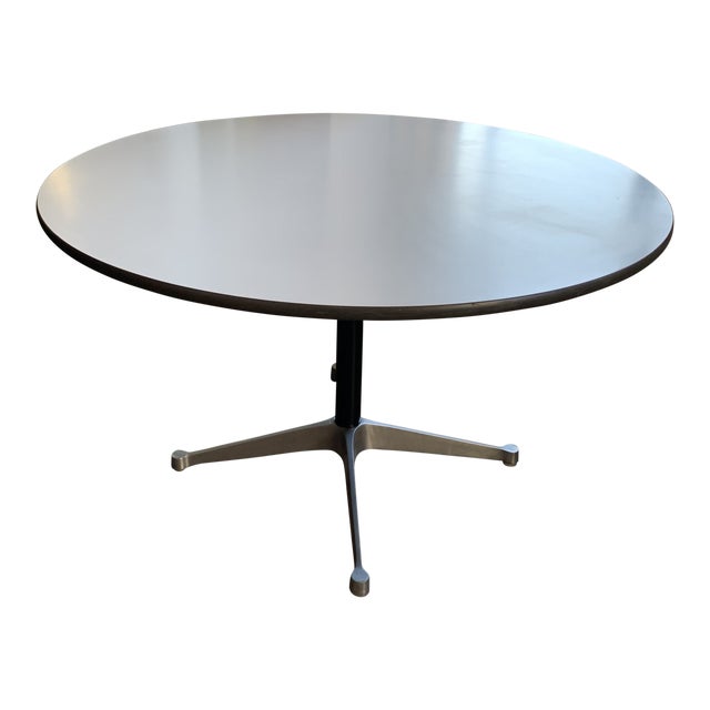 1960s Vintage Herman Miller Round Table | Chairish