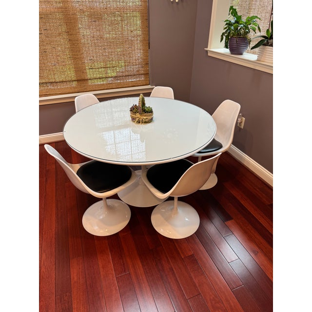 Iconic Tulip Table From the 1970’s | Chairish