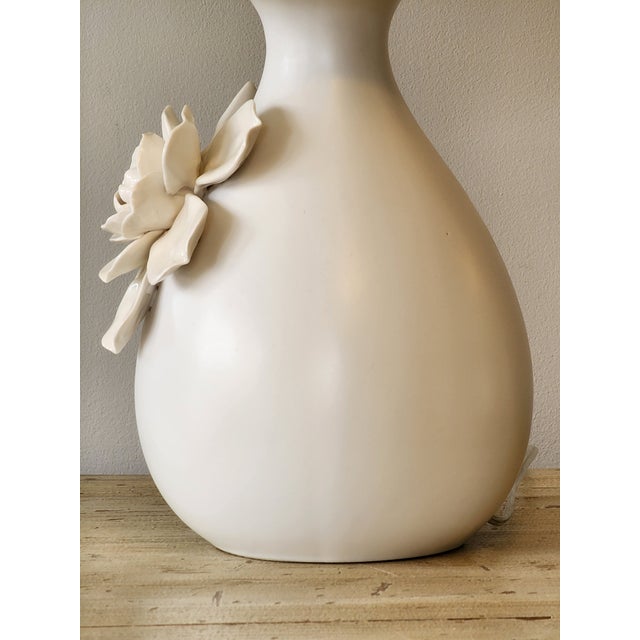 Vintage Magnolia Flower Ceramic Table Lamp | Chairish