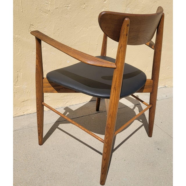 1960s Stanley Distinctive Mid Century Danish Accent Arm Chair | Chairish