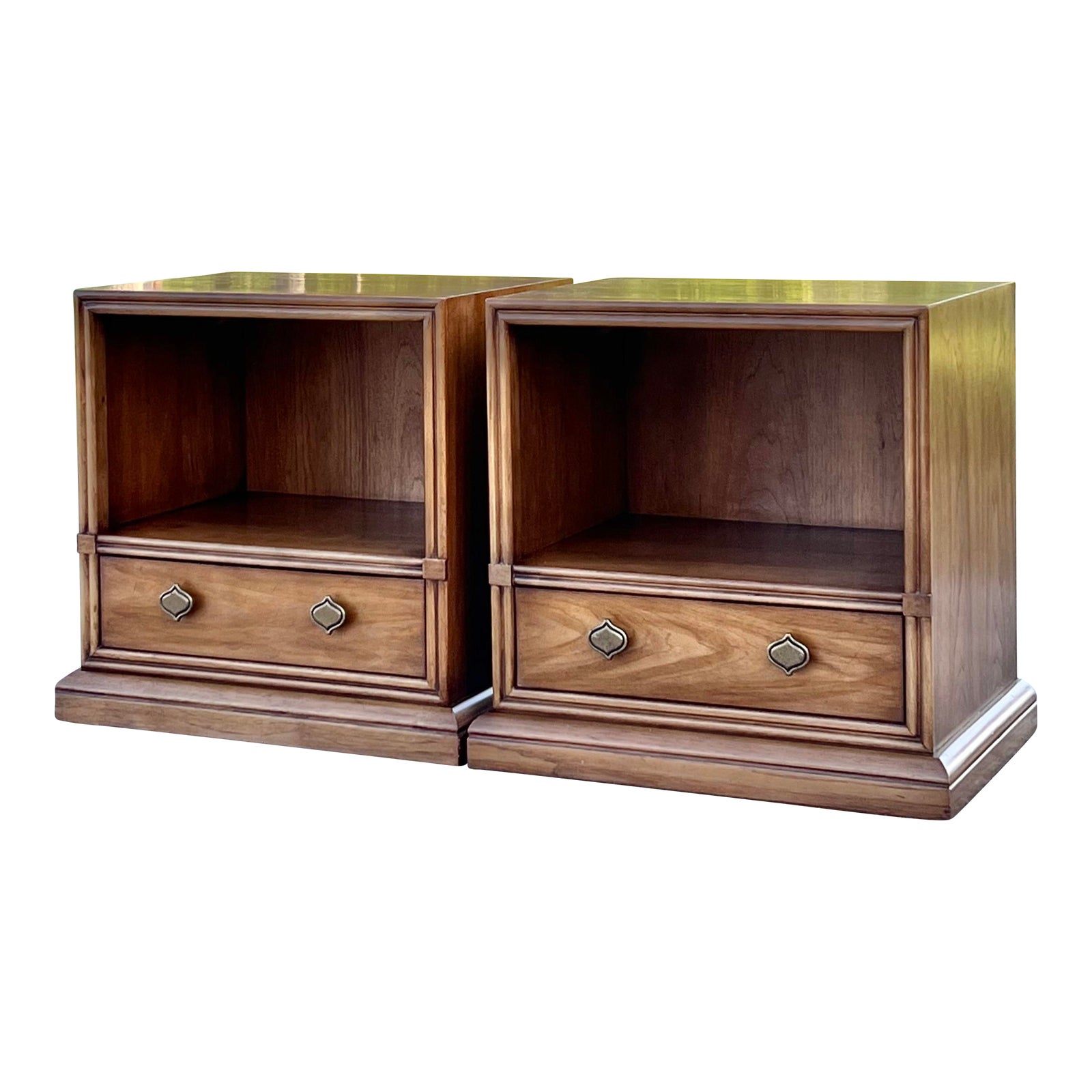 Vintage Drexel Mid Century Plaudit Nightstands - a Pair | Chairish