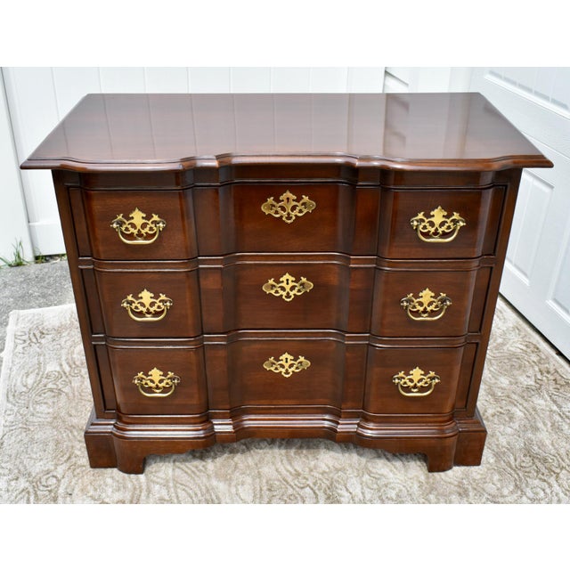 Vintage Drexel Traditional Style Mahogany Block Front Bachelor's Chest ...