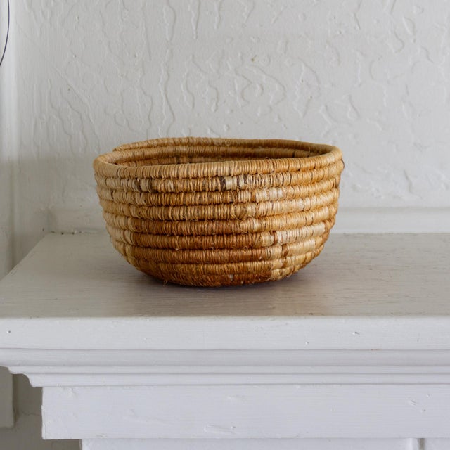 Native American Style Pine Needle and Natural Fiber Coil Basket or Bowl ...