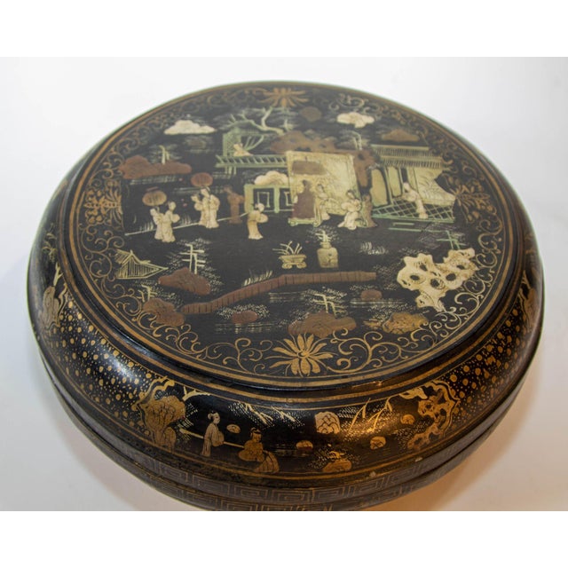Chinese Export Round Box Black Lacquered Gilt Painted Covered Box 1950s ...