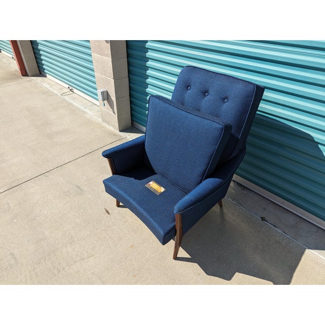 1960s Vintage Mid Century Modern Walnut Lounge Armchair by Kroehler ...