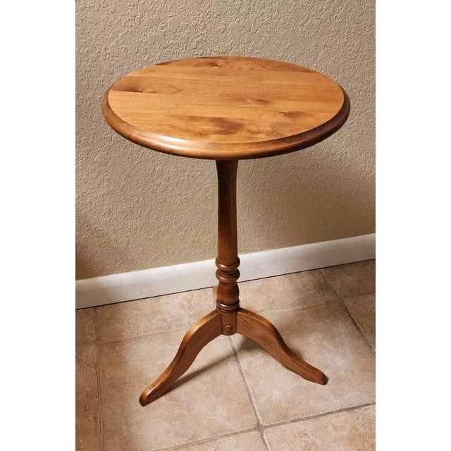 1990s Vintage Oak Pedestal Round Table | Chairish