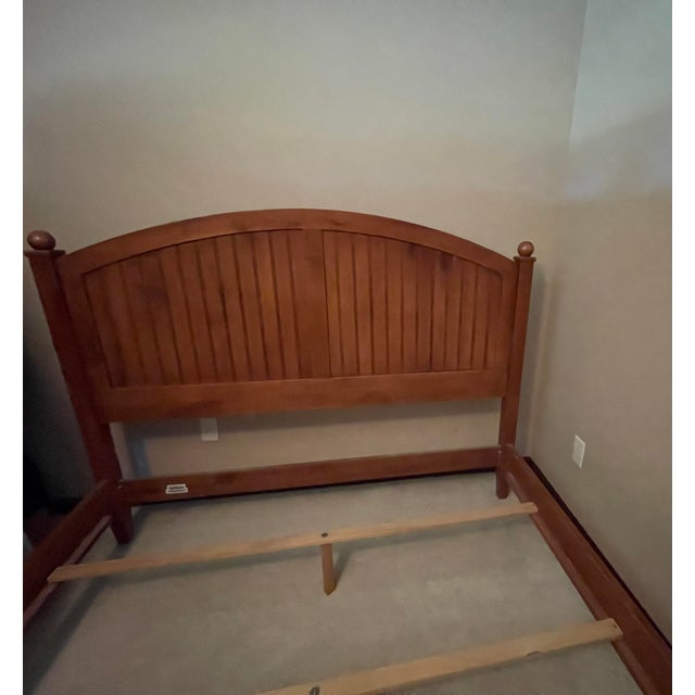 Late 20th Century Ethan Allen’s Country Colors Queen Bed | Chairish