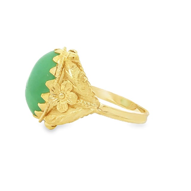 1960's Jadeite 14k Yellow Gold Floral Design Ring, Size 7 | Chairish